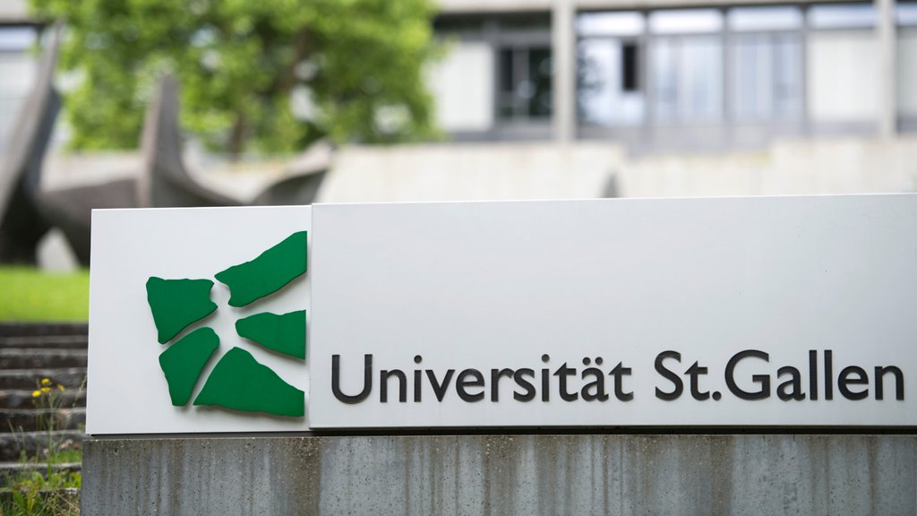 Autumn Semester 2020 at the HSG: First medical students in St.Gallen